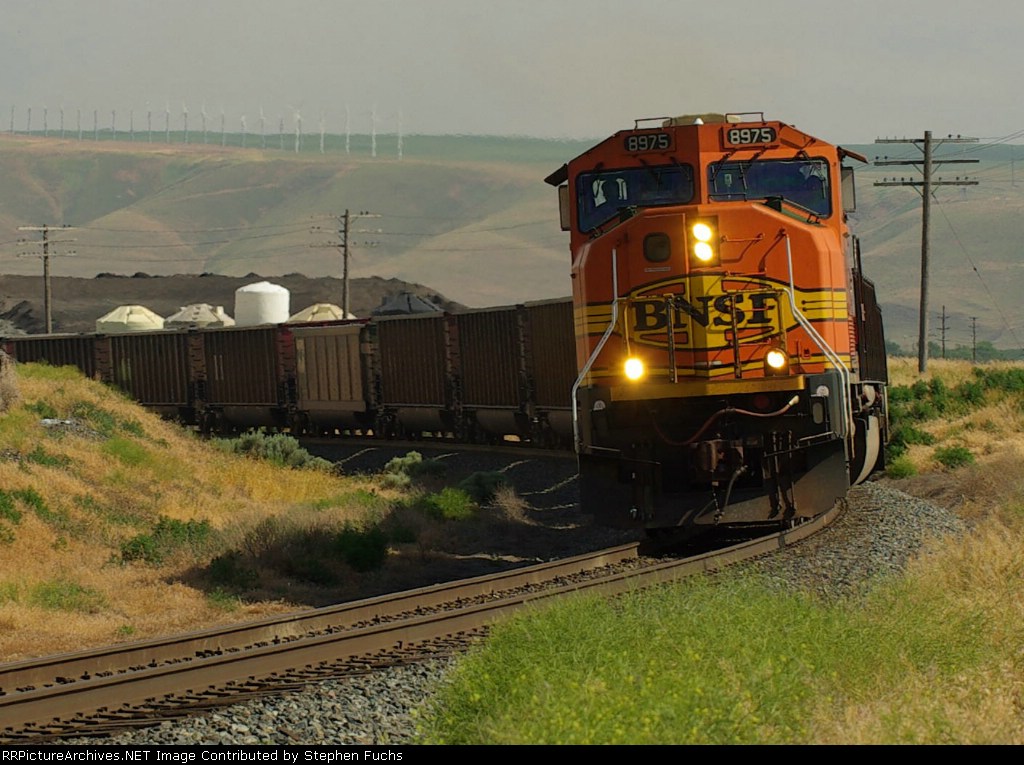 BNSF8975 Near Railex